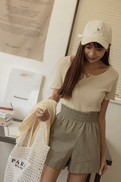 限量現貨 小V領口木耳邊短版超彈短袖上衣 - PUFII｜網路流行時尚女裝｜官網